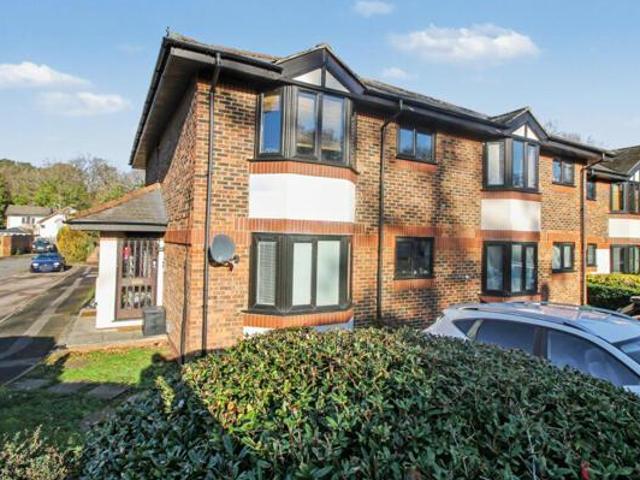 2 Bedroom Shared Living/roommate Surrey Hampshire 98718190