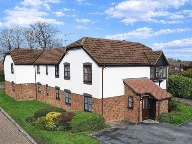 2 Bedroom Shared Living/roommate Surrey Hampshire 99380891