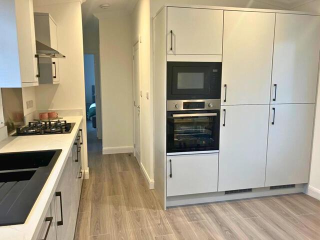 2 Bedroom Shared Living/roommate Surrey Surrey 98864669