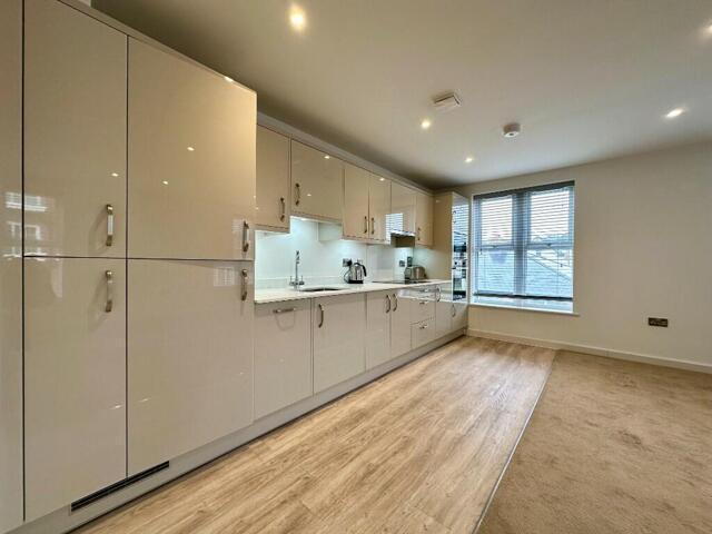 2 Bedroom Shared Living/roommate Salisbury Wiltshire 99641725