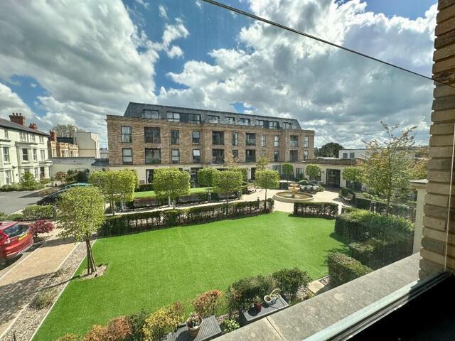 2 Bedroom Shared Living/roommate Salisbury Wiltshire 99808627