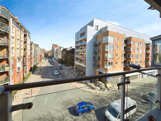 2 Bedroom Shared Living/roommate Southampton Hampshire LS100023921