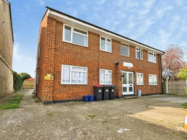 2 Bedroom Shared Living/roommate Southend On Sea Essex LS101743177