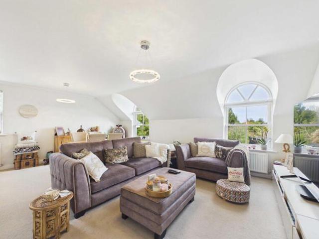 2 Bedroom Shared Living/roommate Southend Southend on Sea 100263347
