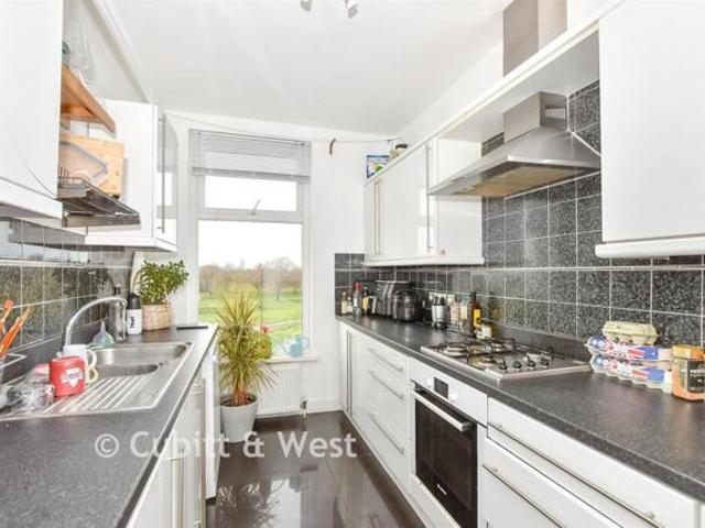 2 Bedroom Shared Living/roommate Southsea Hampshire LS100398408