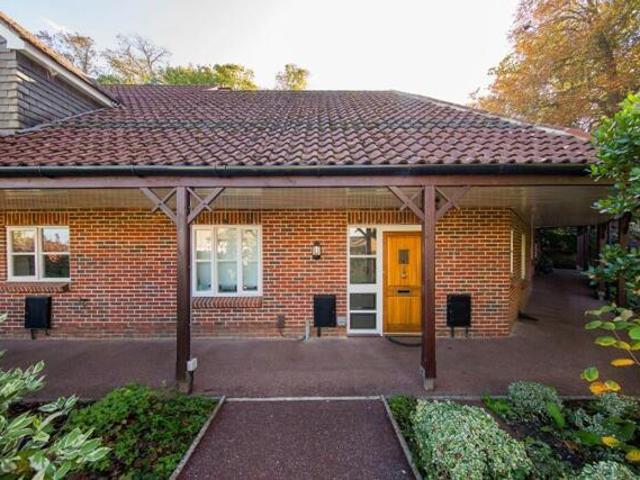 2 Bedroom Shared Living/roommate Tunbridge Wells Kent LS98903698