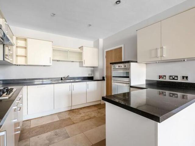 2 Bedroom Shared Living/roommate Tunbridge Wells Kent 100426114