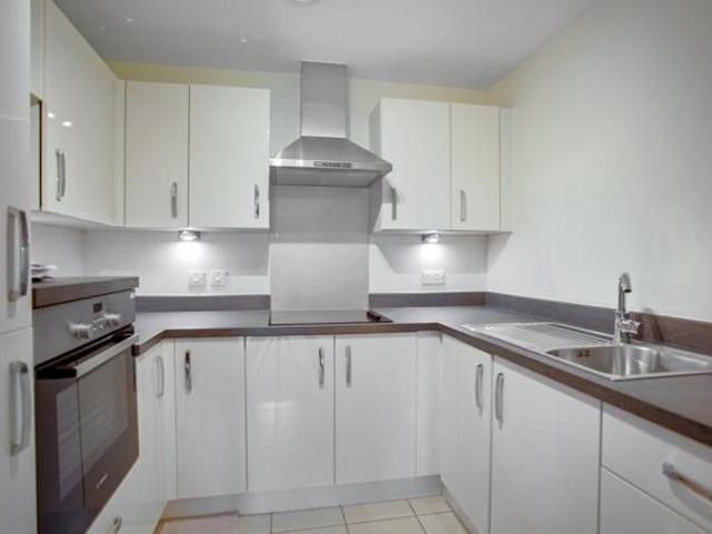 2 Bedroom Shared Living/roommate Taunton Somerset 100002272