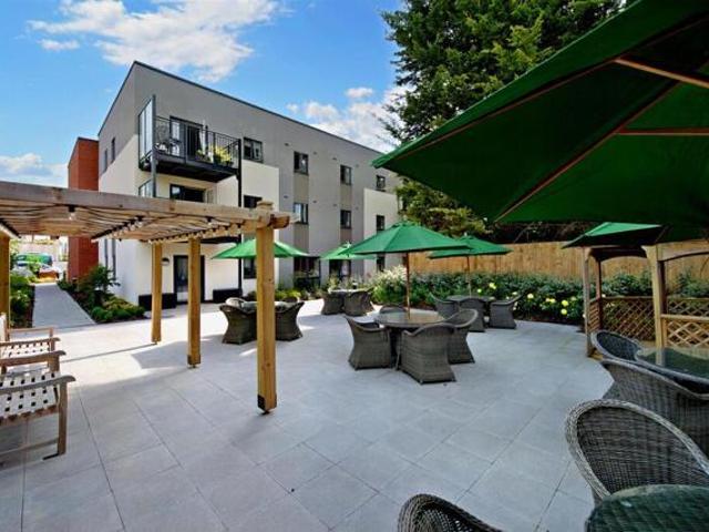 2 Bedroom Shared Living/roommate Taunton Somerset 100987982