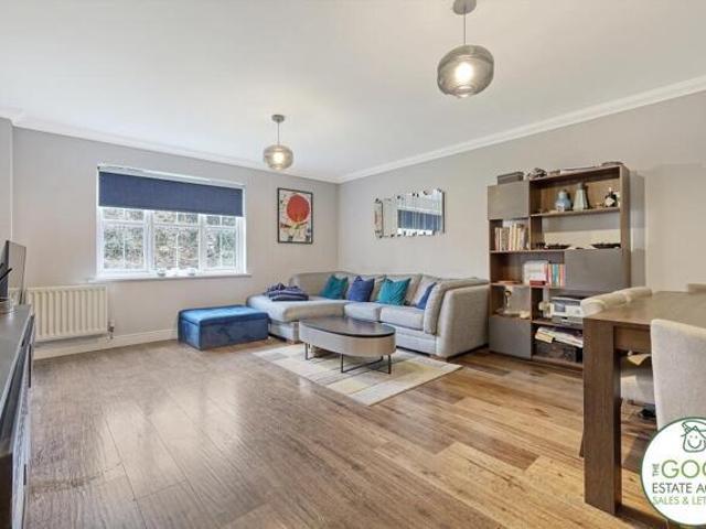 2 Bedroom Shared Living/roommate Waltham Abbey Essex 100540923