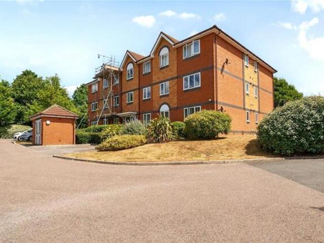 2 Bedroom Shared Living/roommate Warfield Berkshire LS101025247
