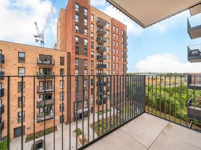 2 Bedroom Shared Living/roommate Watford Hertfordshire 98649423