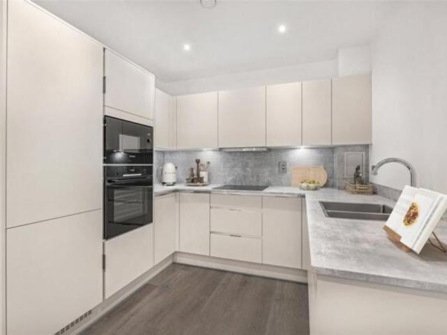 2 Bedroom Shared Living/roommate Watford Hertfordshire 99162005