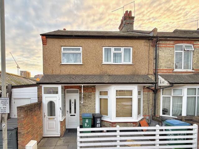 2 Bedroom Shared Living/roommate Watford Hertfordshire 99642075