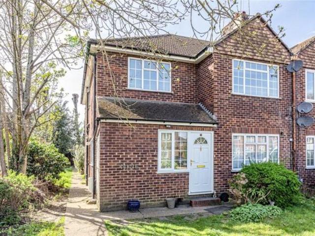 2 Bedroom Shared Living/roommate West Byfleet Surrey 101891818