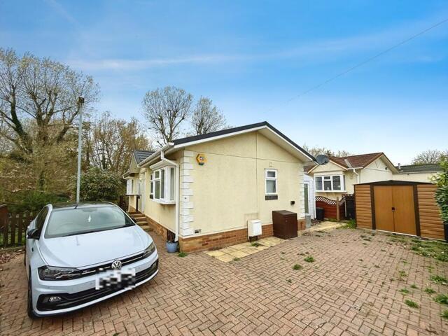 2 Bedroom Shared Living/roommate West Drayton Greater London 98864380