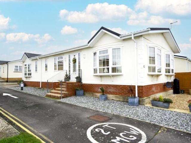 2 Bedroom Shared Living/roommate Weymouth Dorset LS99895653