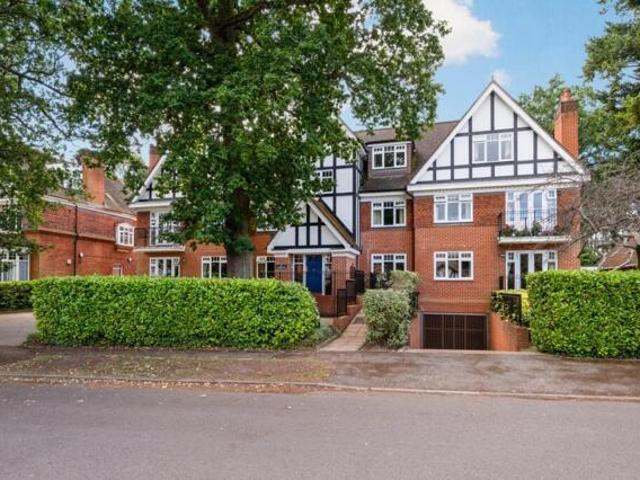 2 Bedroom Shared Living/roommate Weybridge Surrey 98930060