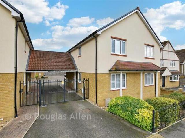 2 Bedroom Shared Living/roommate Wickford Essex 100366474