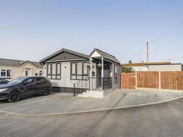 2 Bedroom Shared Living/roommate Winkfield Berkshire 100854974