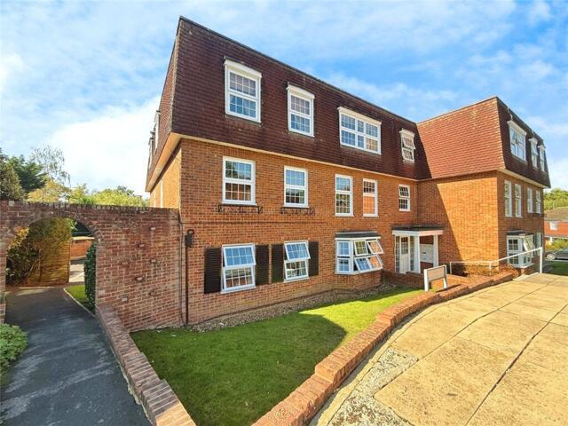 2 Bedroom Shared Living/roommate Wokingham Berkshire LS100685361