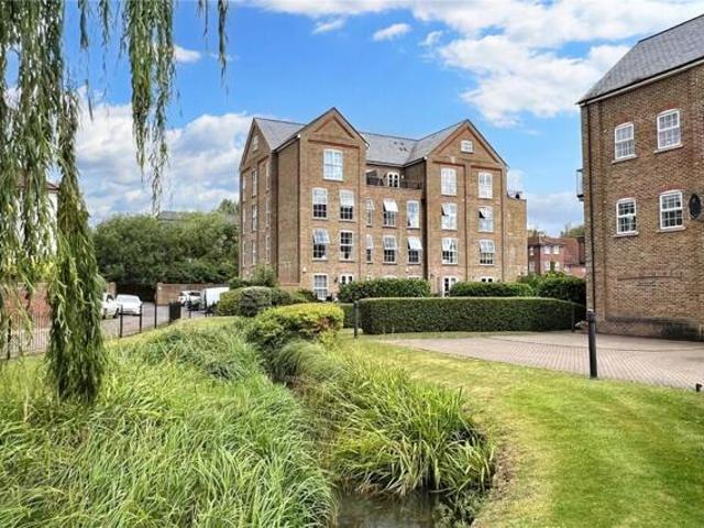 2 Bedroom Shared Living/roommate Wooburn Green Buckinghamshire 101168617