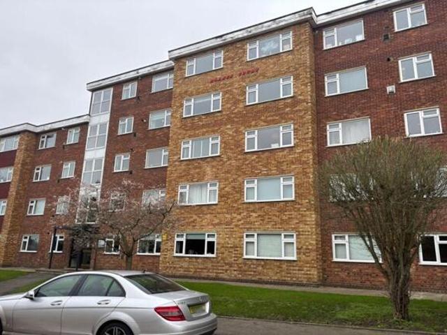 2 Bedroom Shared Living/roommate Woodford Greater London LS98612137