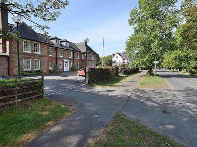 2 Bedroom Shared Living/roommate Woodhall Lincolnshire LS101676379