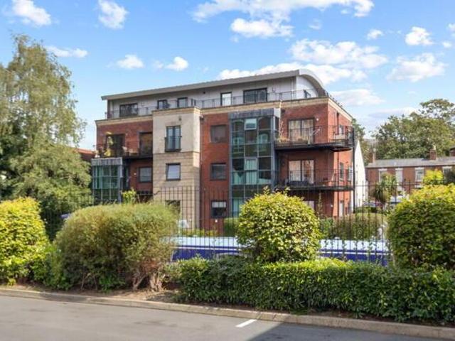 2 Bedroom Shared Living/roommate Worcester Worcestershire LS101231880
