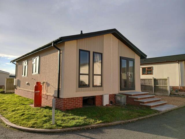 2 Bedroom Shared Living/roommate Wrexham Wrexham 100456638