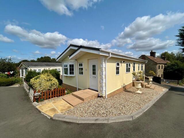 2 Bedroom Shared Living/roommate Yeovil Somerset LS99130054