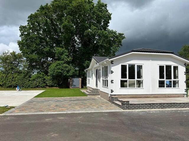 2 Bedroom Shared Living/roommate York East Riding Of Yorkshire LS98834615