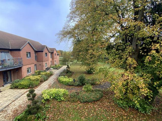 2 bedroom sheltered housing for sale