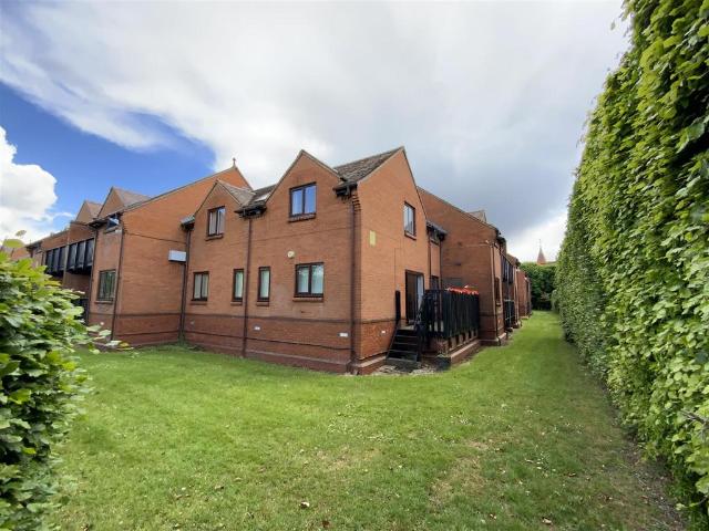2 bedroom sheltered housing for sale