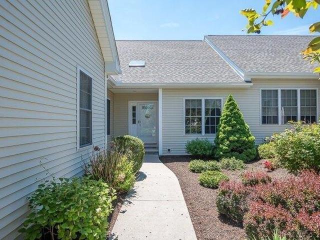 2 bedroom, Shrewsbury MA 01545 103020242