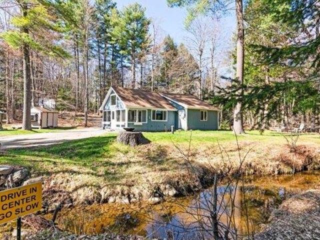2 bedroom, Sidney ME 04330 102346401
