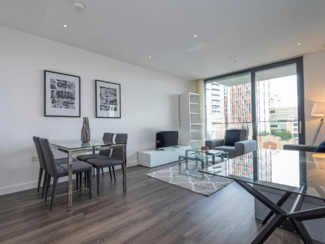 2 Bedroom spacious apartment. 2 bed apartment to rent £4,350 pcm £1,004 pw