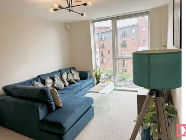 2 Bedroom Spacious Manchester Apartment