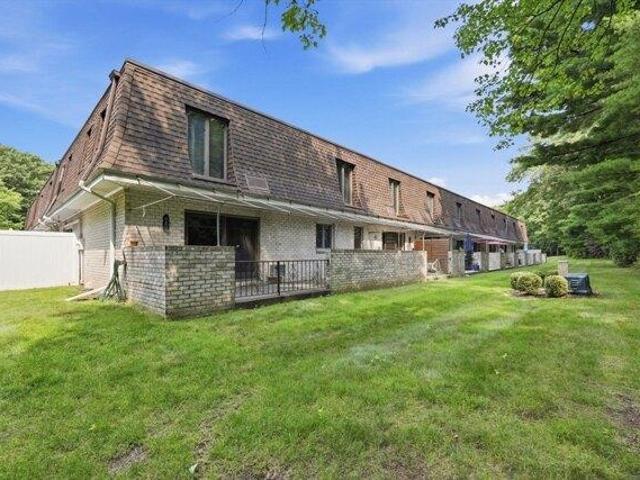 2 bedroom, Springfield MA 01106 104761025