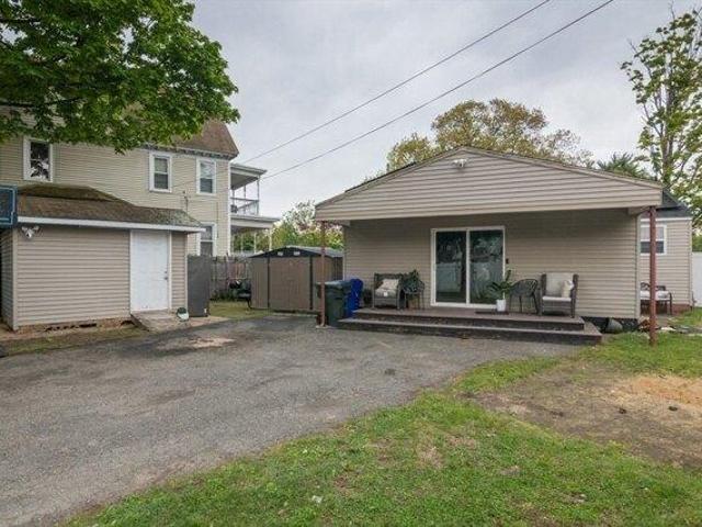 2 bedroom, Springfield MA 01109 104011122