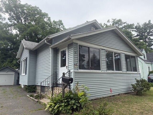 2 bedroom, Springfield MA 01109 104651785