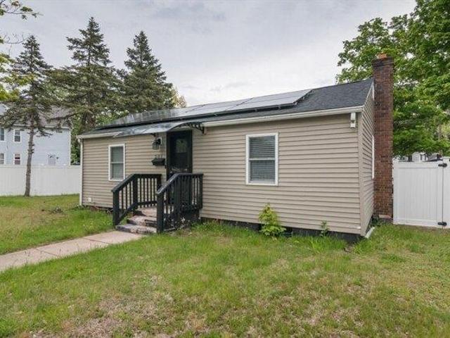 2 bedroom, Springfield MA 01109 102411942