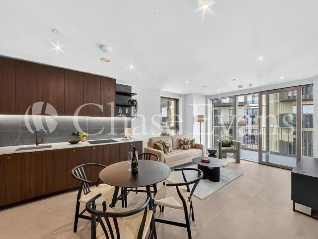 2 bedroom studio apartment to rent