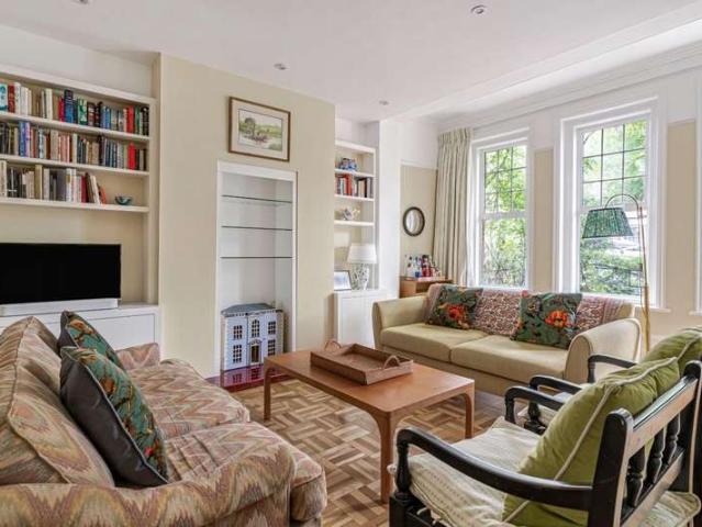 2 Bedroom Studio Flat