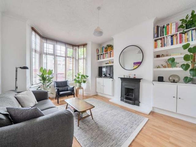 2 Bedroom Studio Flat
