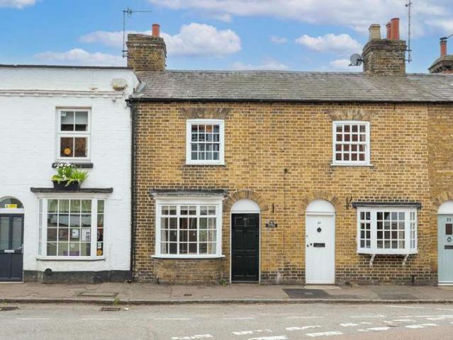 2 Bedroom Studio Flat
