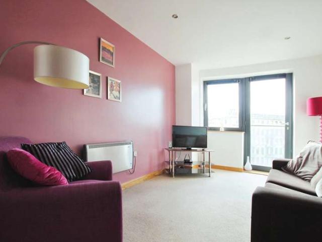 2 Bedroom Studio Flat