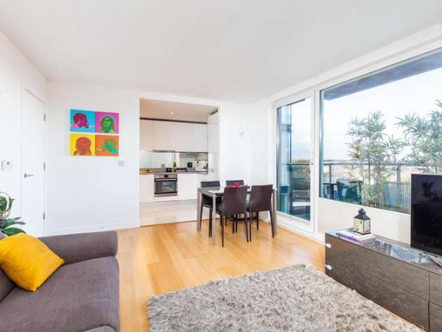 2 Bedroom Studio Flat