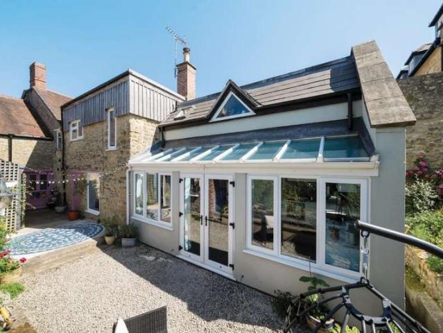 2 Bedroom Studio Flat