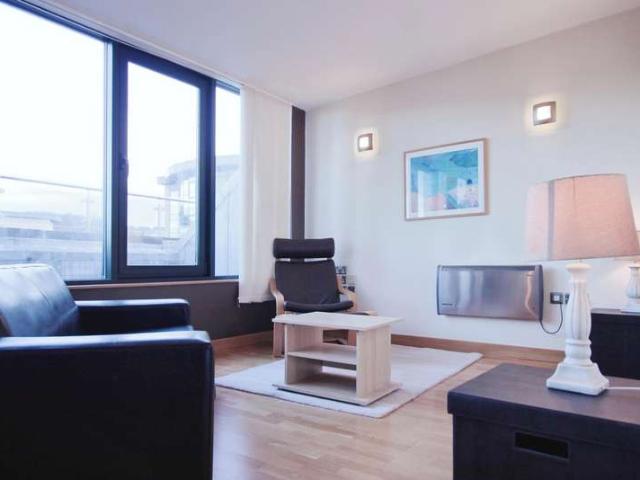 2 Bedroom Studio Flat